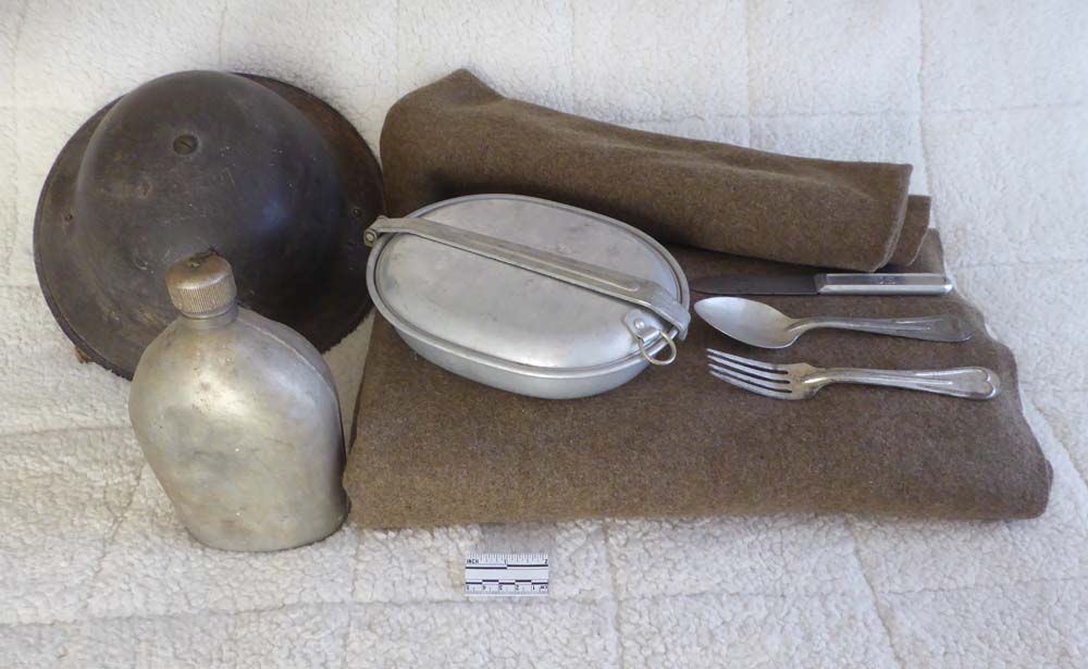 22-world-war-i-aluminum-canteen-mess-kit-utensils-wool-blanket-and ...
